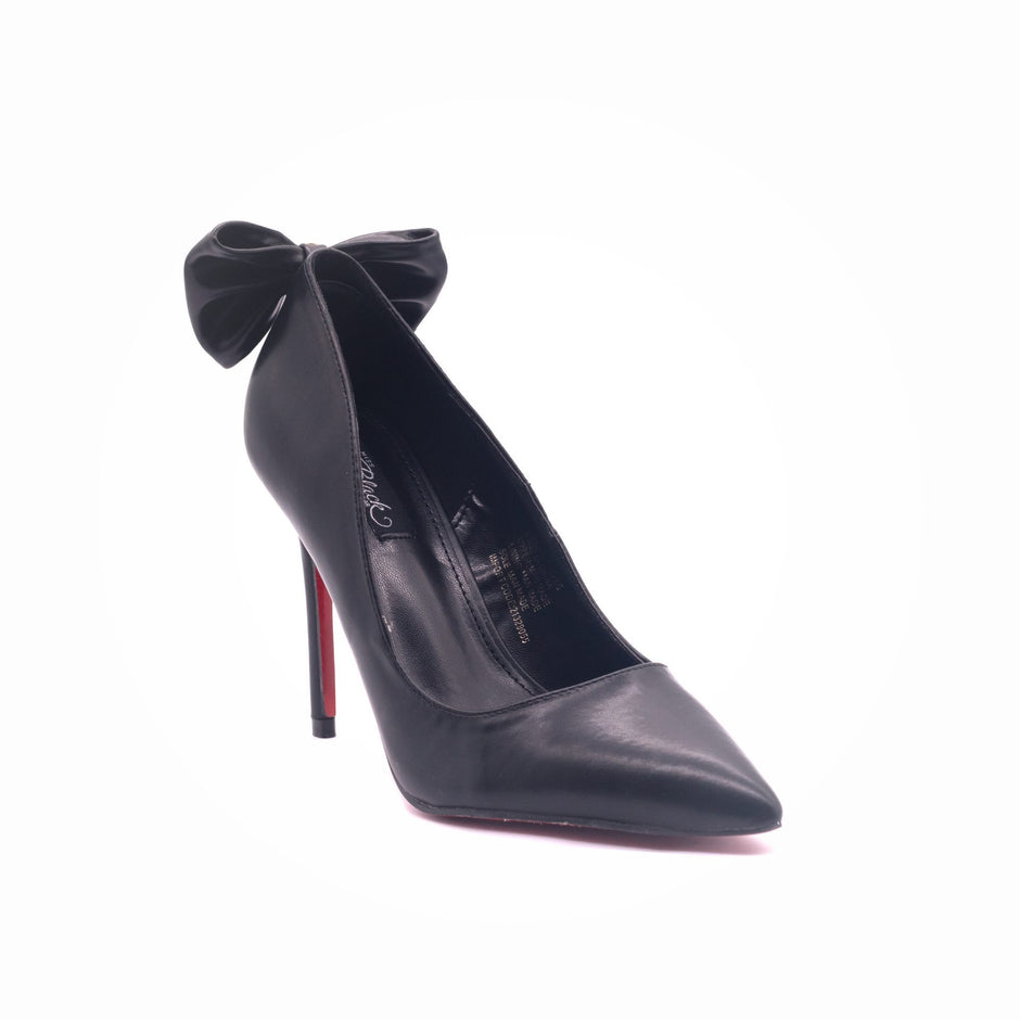Miss Black – Shoe Street